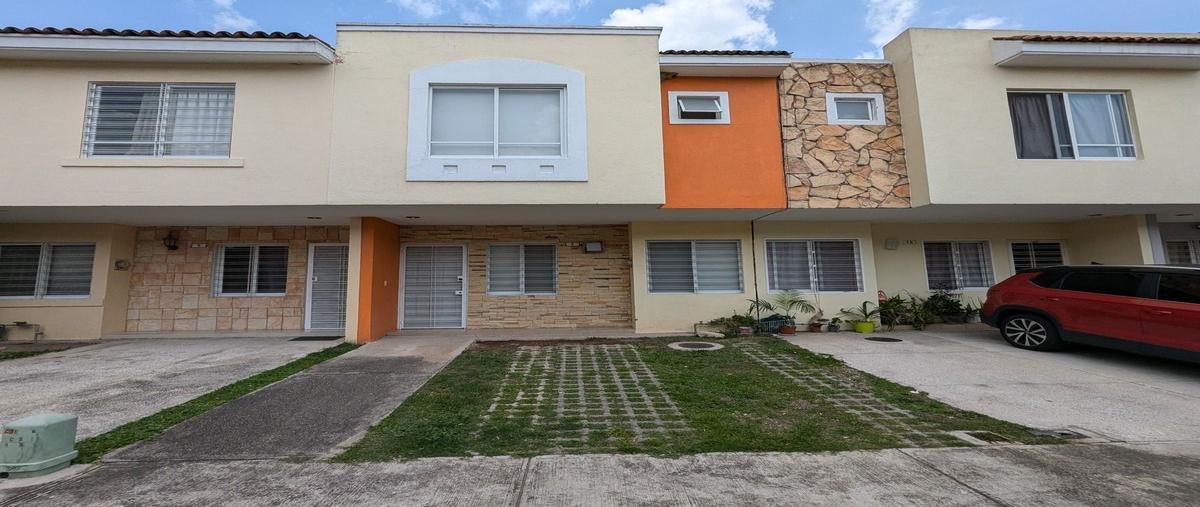 Venta de casa Avenida primavera, Colonia Parques del Bosque, C.P. 45609