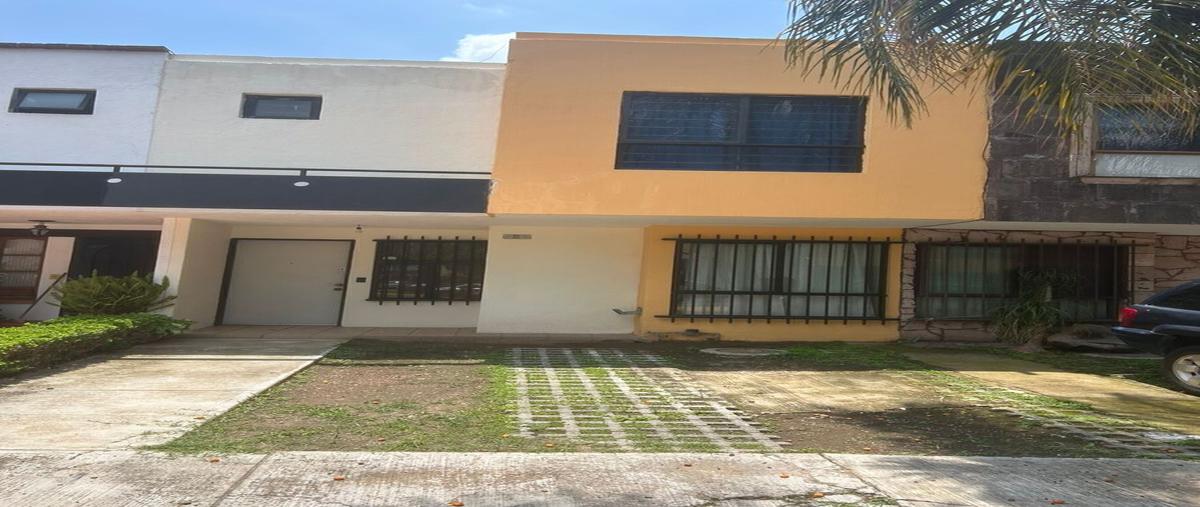 Casa en venta, Avenida Primavera, Colonia Parques del Bosque, C.P. 45609