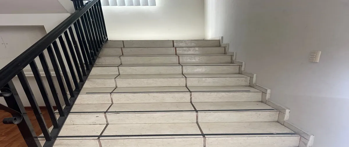 Se vende casa en Dalias #1022, Colonia Villa Jardín, C.P. 35168