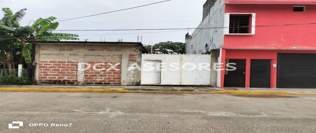 Venta de casa en Independencia, Colonia Infonavit, C.P. 86320
