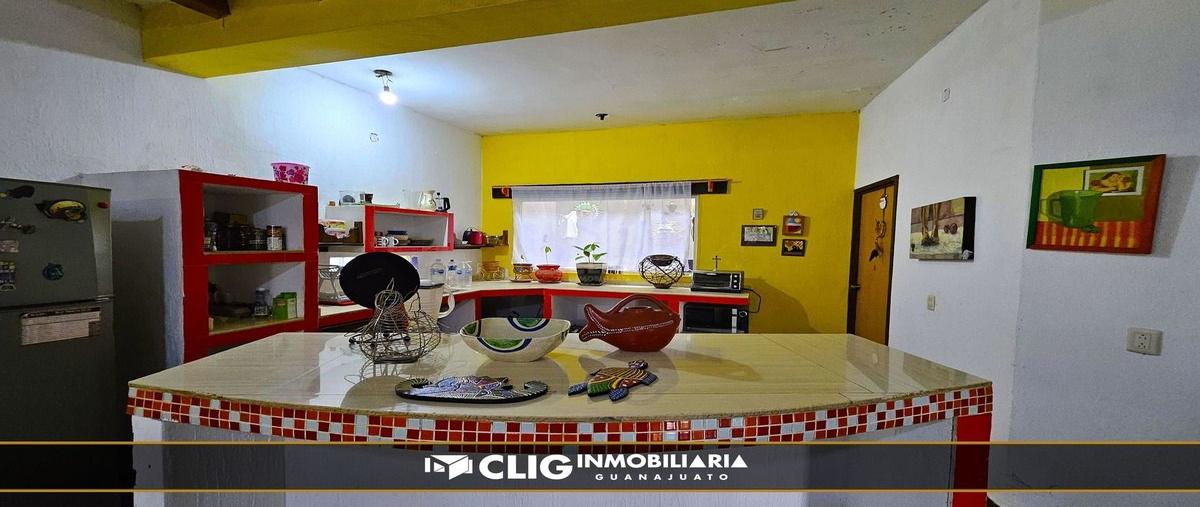 Casa en renta, Loc Santa Ana, Colonia Lomas de Valenciana, C.P. 36023